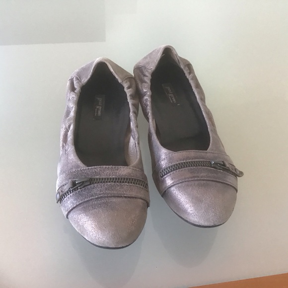 Great Description About Paul Green Ballet Flats